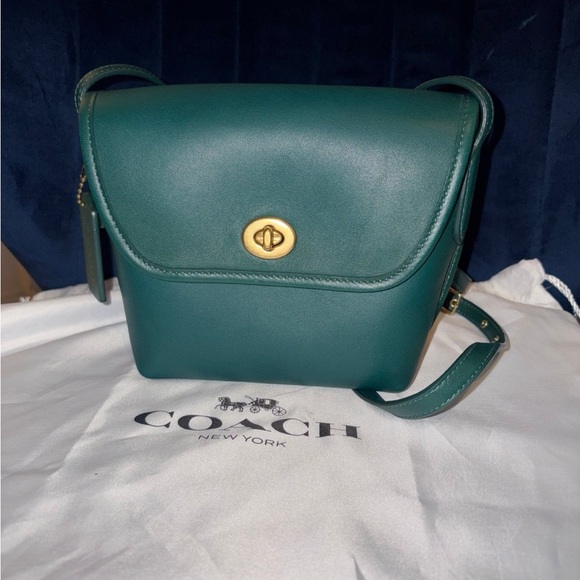Coach | Bags | Coach 941 Originals Turnlock Pouch In Emerald ...